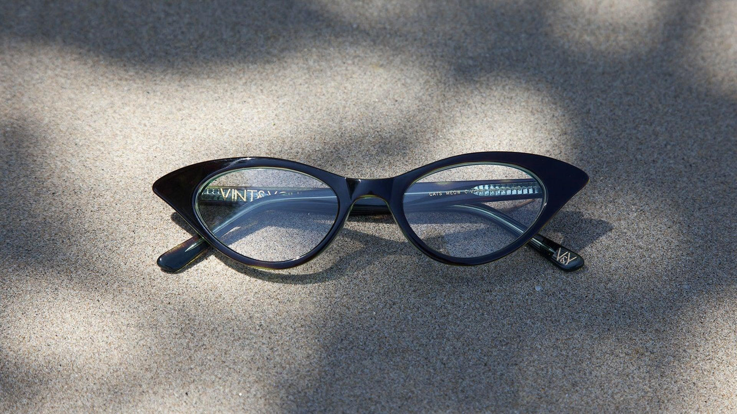 How to Make Your Own Eyeglass Cleaner | Vint and York